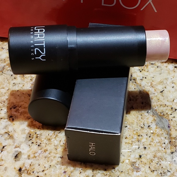 Laritzty Cosmetics | Makeup | New Laritzy Cosmetics Halo Light Stix ...